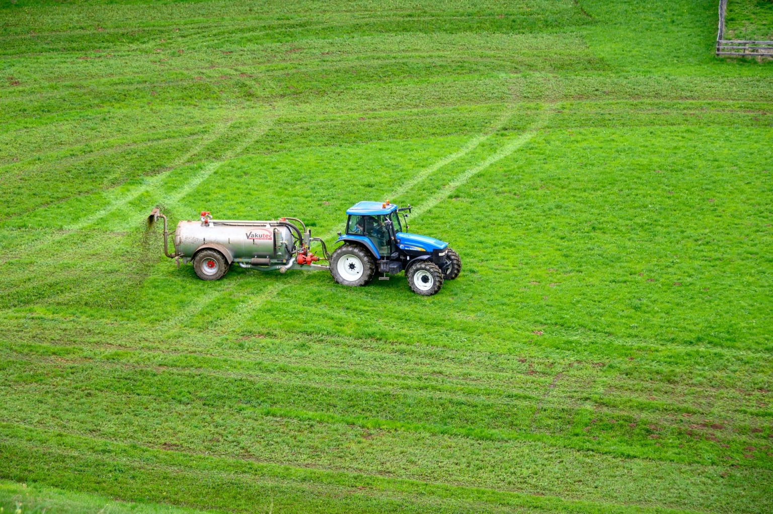 7 Best Broadcast Spreaders and Fertilizers - Full Overview